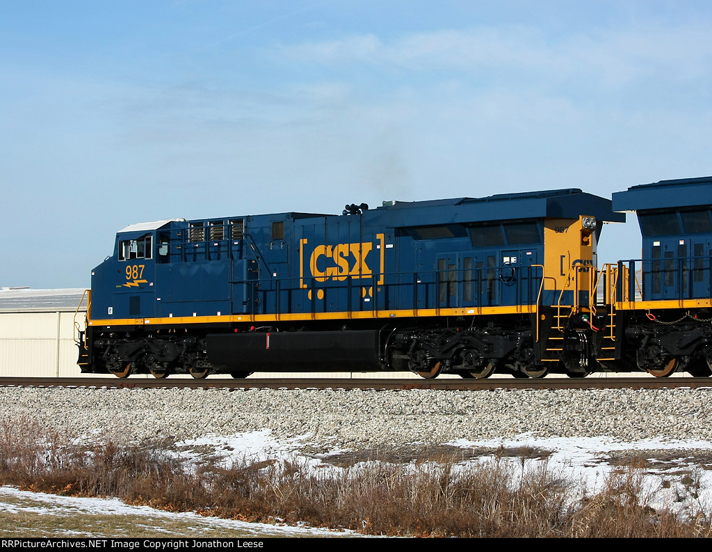 CSX 987 shoves on the rear of N956 as D802